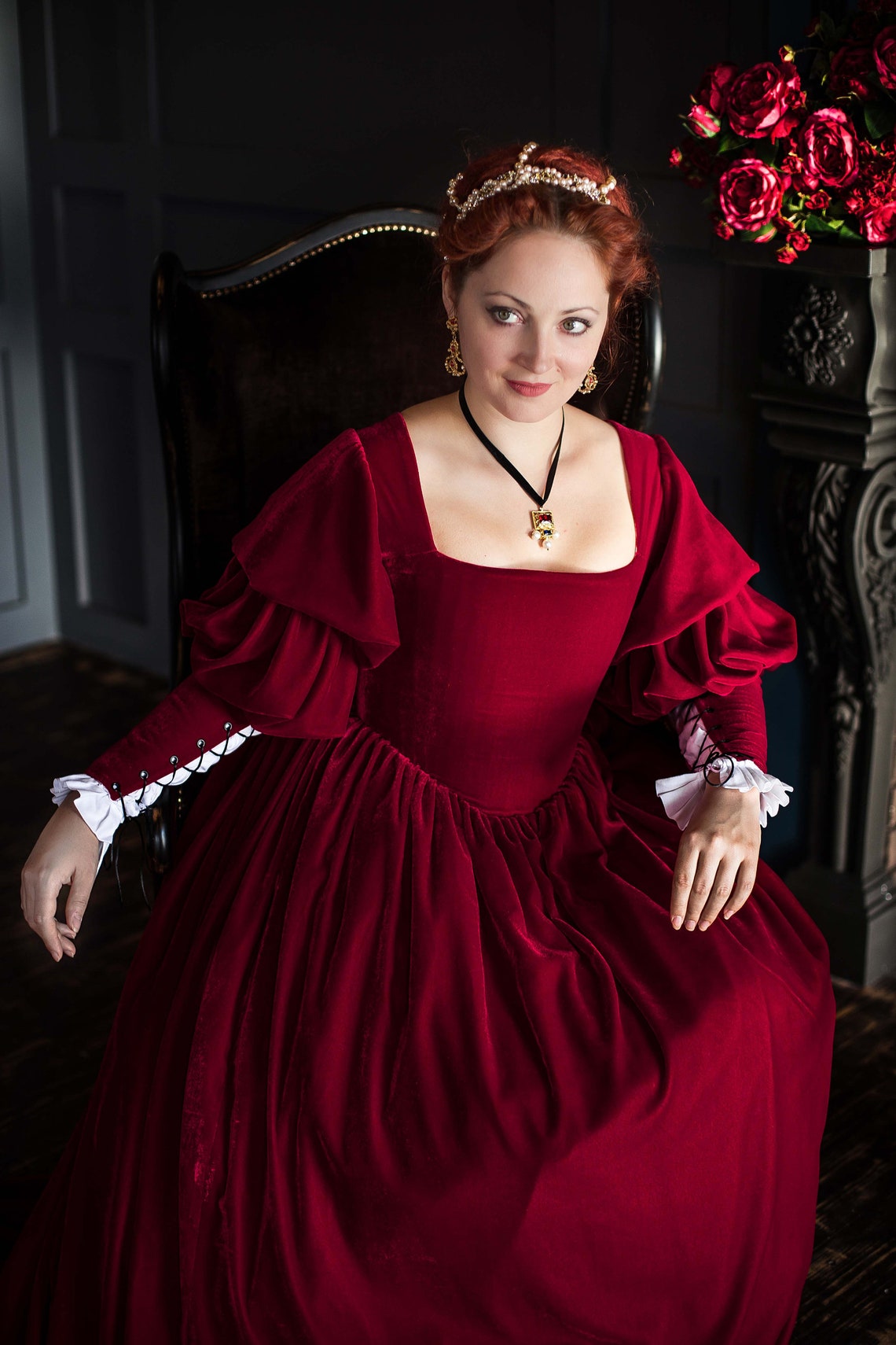 Robe Renaissance en velours rouge robe Elizabeth Bathory | Etsy
