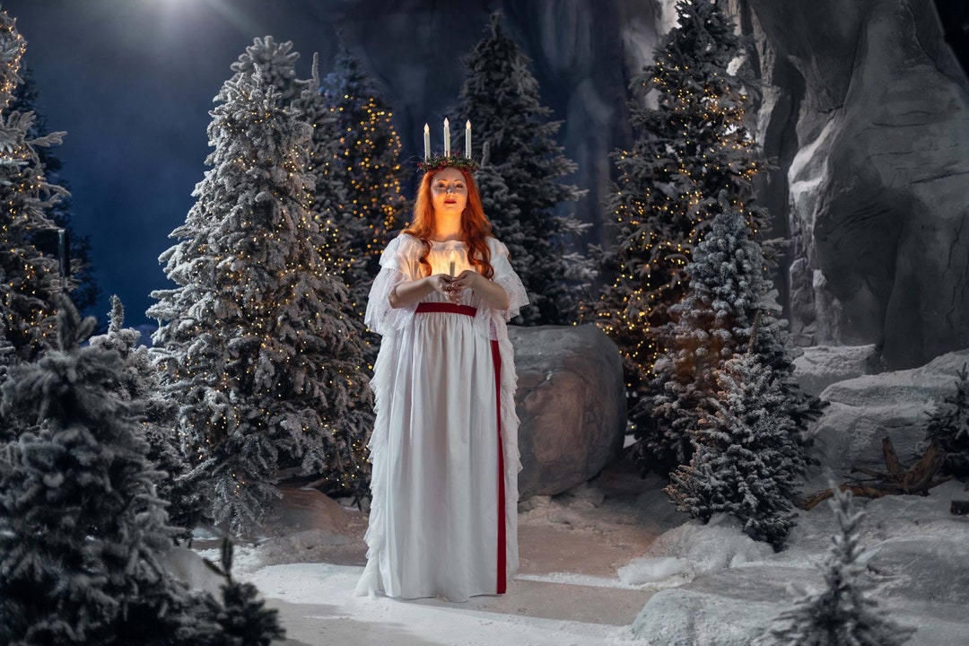 Queen Victoria Coronation Smock, 1840s Victorian Dressing Shirt, Young ...