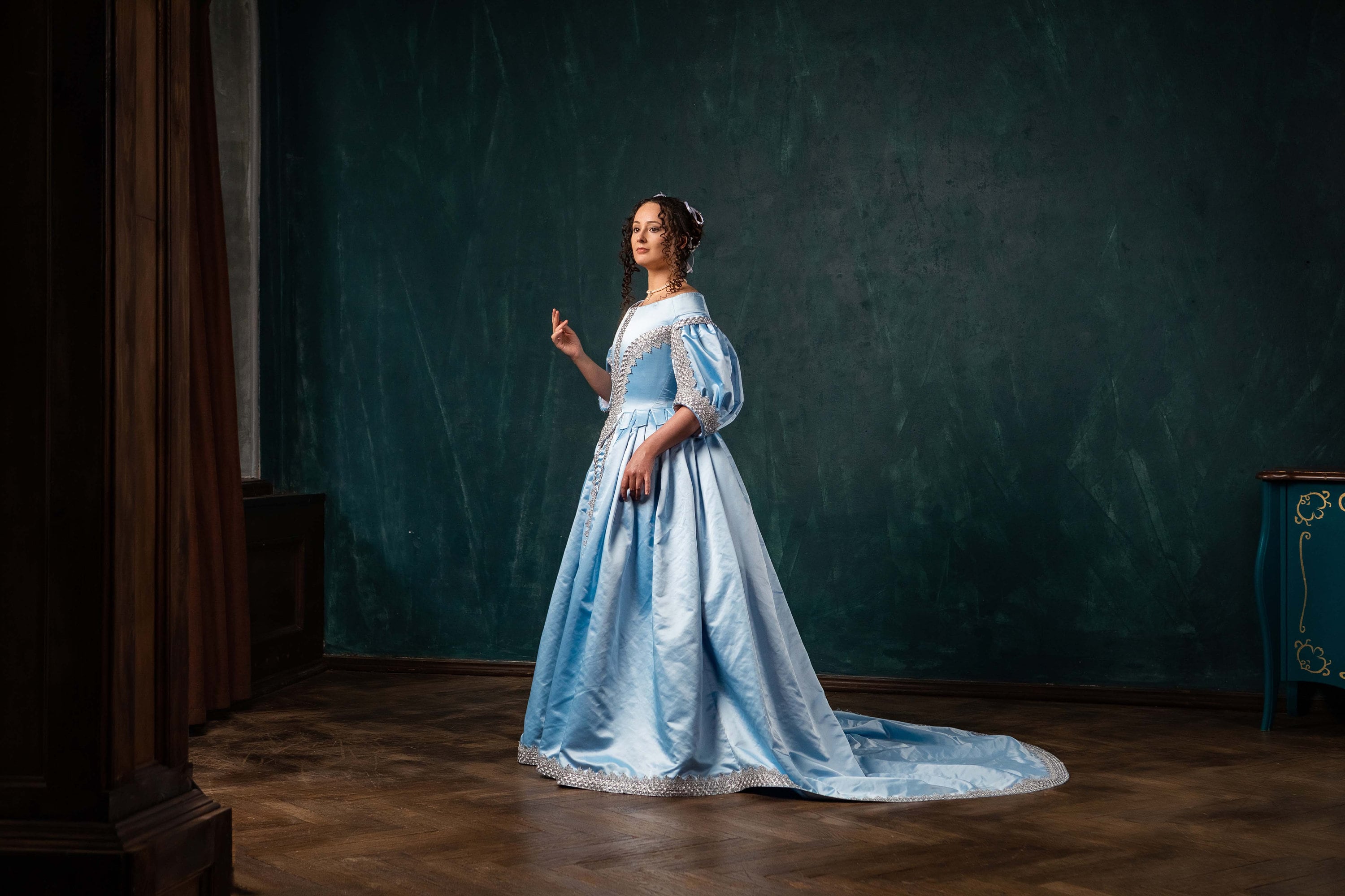 17th Century Royal Gown, Baby Blue Luxurious Baroque Dress, 1600s Queen ...