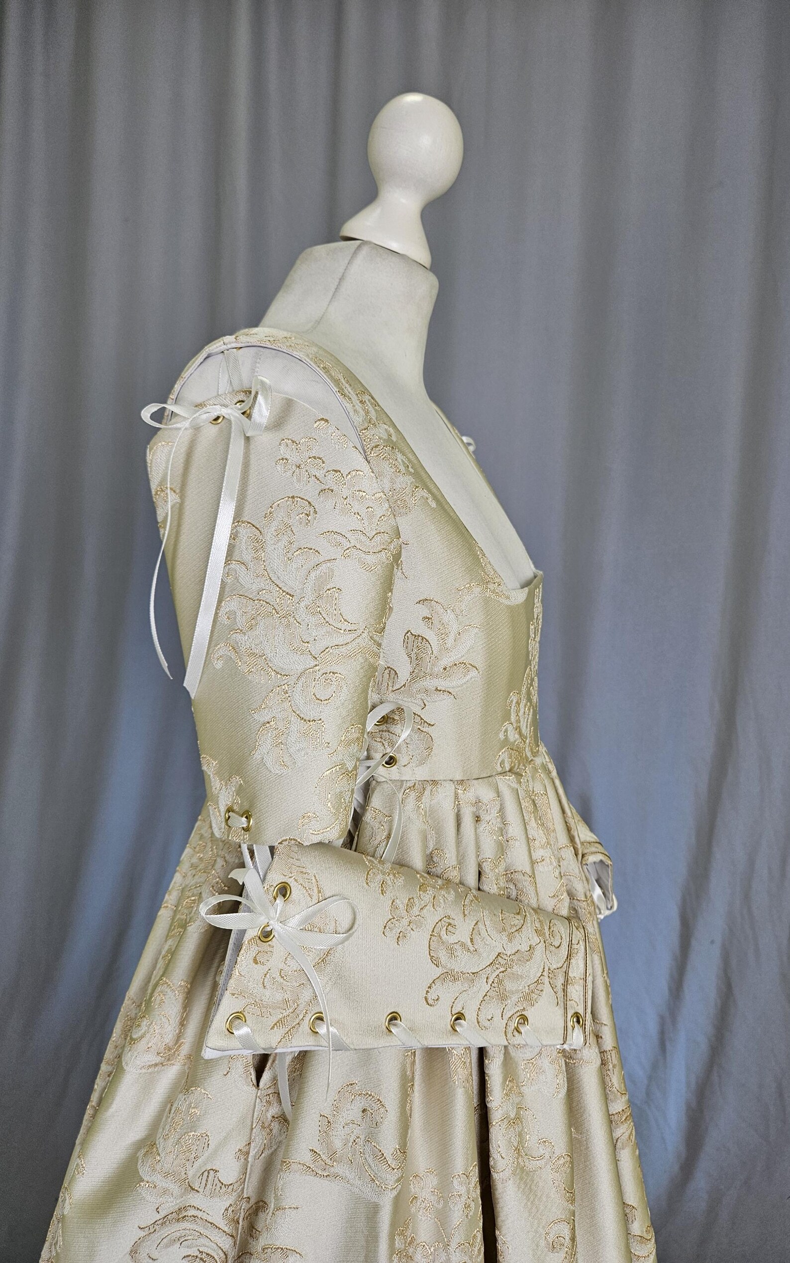 Renaissance Wedding Dress, Off-white Basic Renfaire Gown, 1490s ...