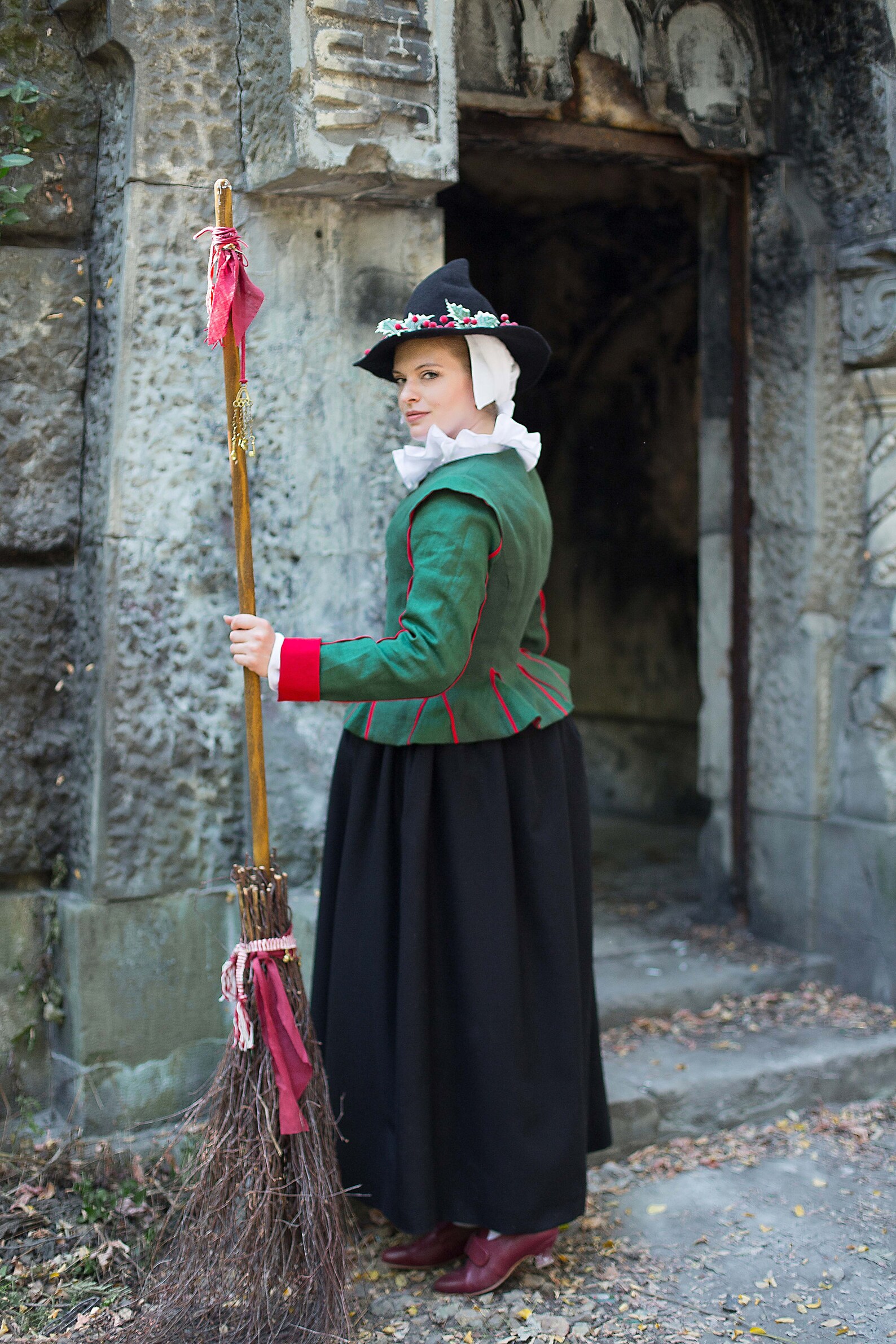 Elizabethan Green Linen Jacket 1600s Witch Costume - Etsy