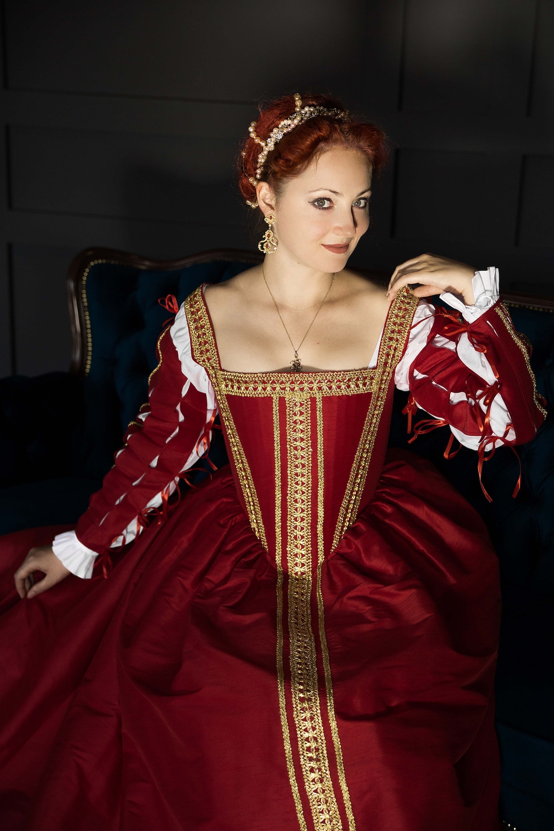 Red and Gold Renaisance Dress 1500s Italian Renaissance Gown - Etsy