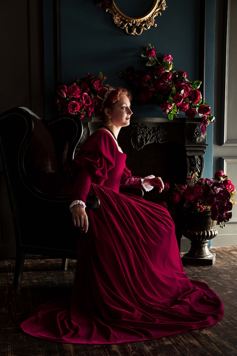 Red Velvet Renaissance Dress Elizabeth Bathory Gown - Etsy UK