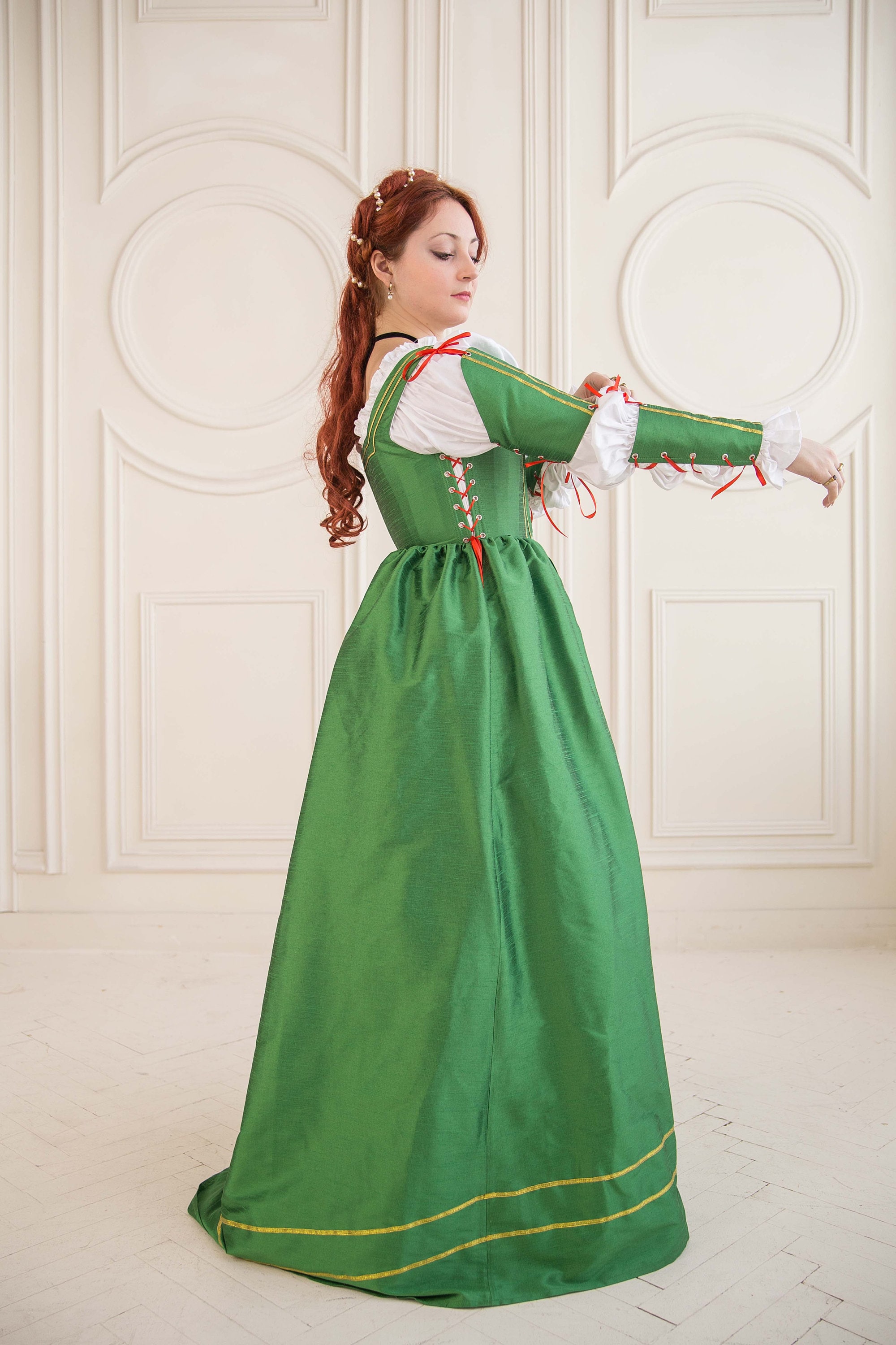 Green Renaissance Dress 1490s Romeo & Juliete Gown | Etsy