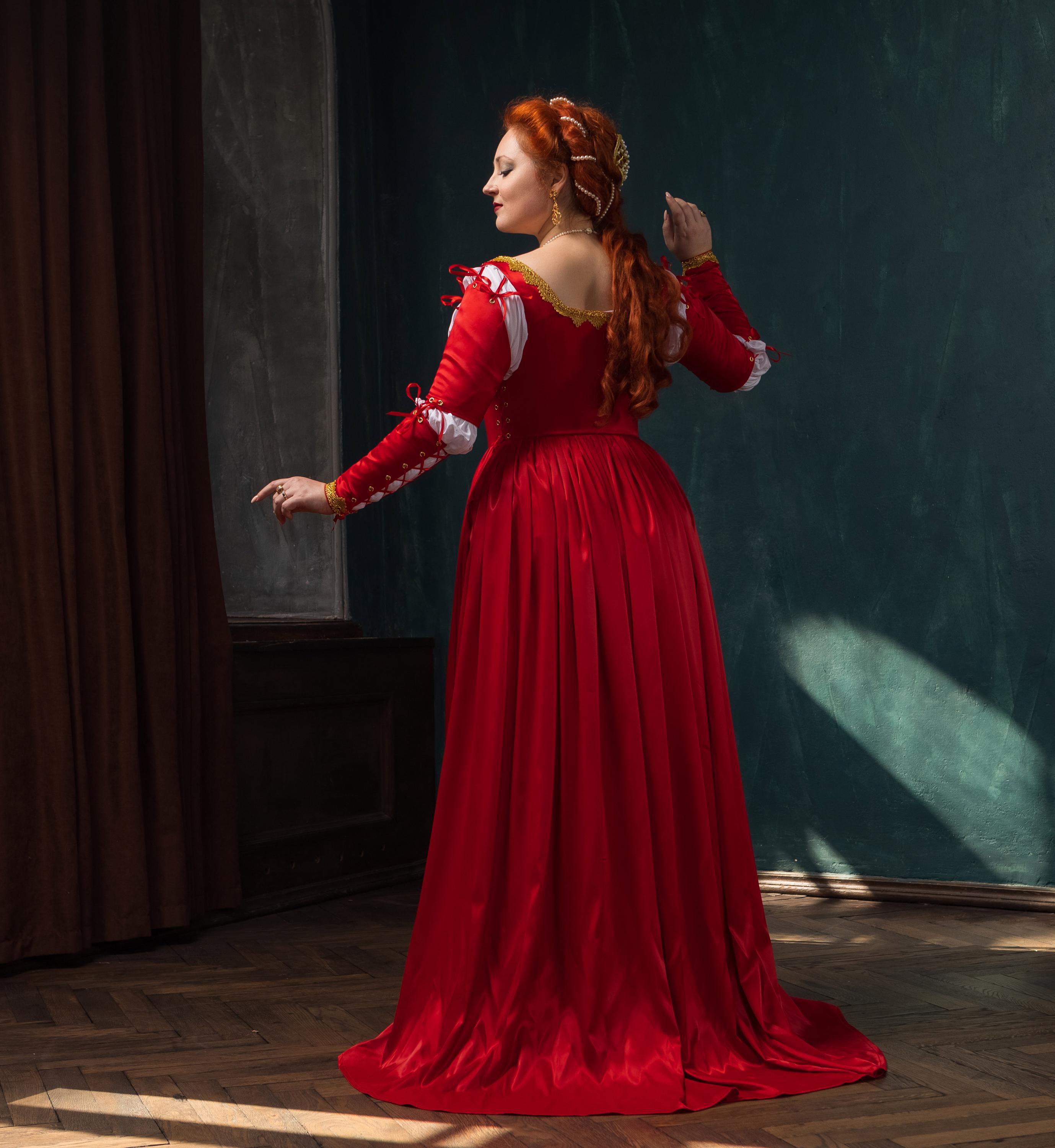 Red Renaissance Gown, Crimson 1490s Borgia Dress, Renfaire Female ...