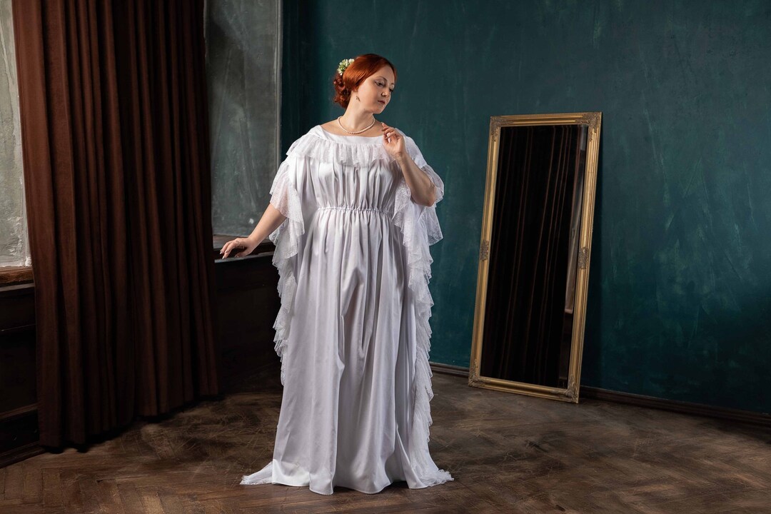 Queen Victoria Coronation Smock, 1840s Victorian Dressing Shirt, Young ...