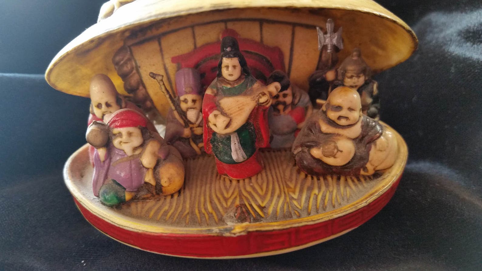 Celluloid Clam Shell Diorama - Etsy