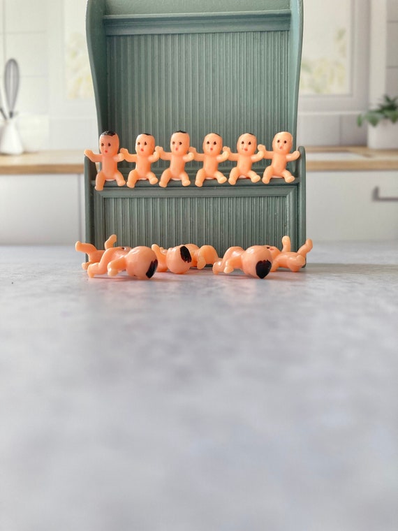 12 Tiny Plastic Babies - Etsy