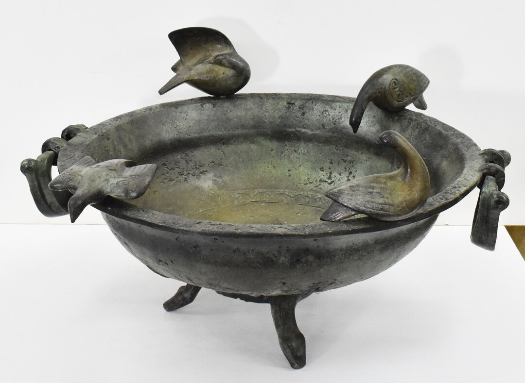 Bronze Bowl With Doves Mosaic of the Doves Capitoline Museum Emperor ...