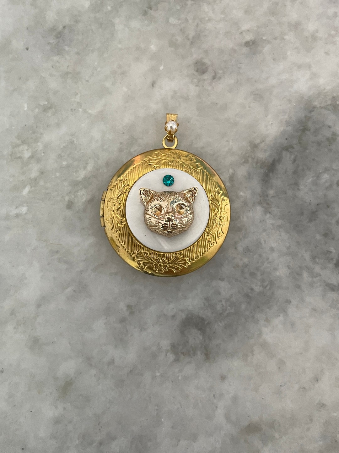 Vintage Locket Pendant Cat Locket Animal Locket Pet Keepsake Large ...