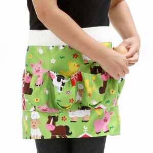 Toddler Egg Apron With 4 Pockets and Barnyard Pattern Apron for ...