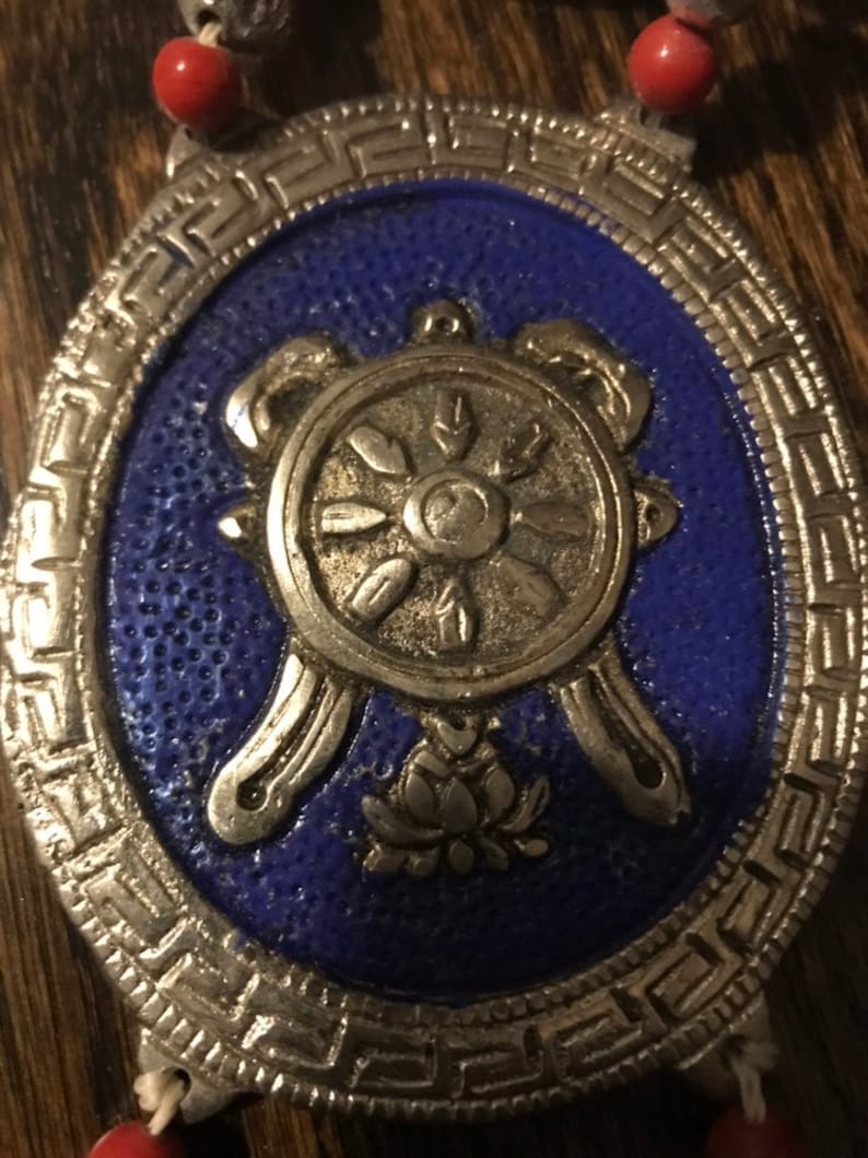 Metal Tibetan Eight Lucky Signs Wall Hanging in Red and Green With ...