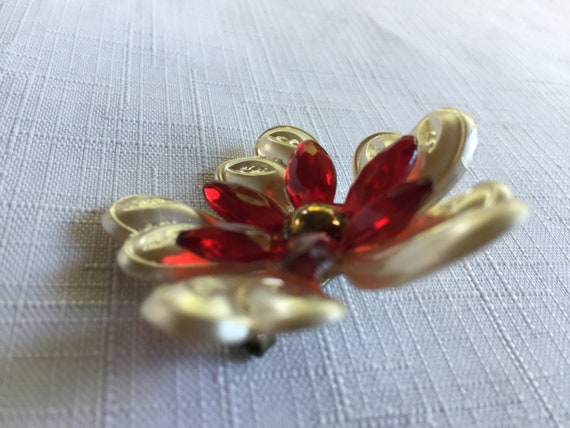 Red Flower Pin, Red Flower Brooch, Red White Brooch, … - Gem
