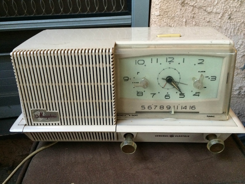 General Electric Radio, Vintage Clock Radio, Tabletop Radio, Table ...