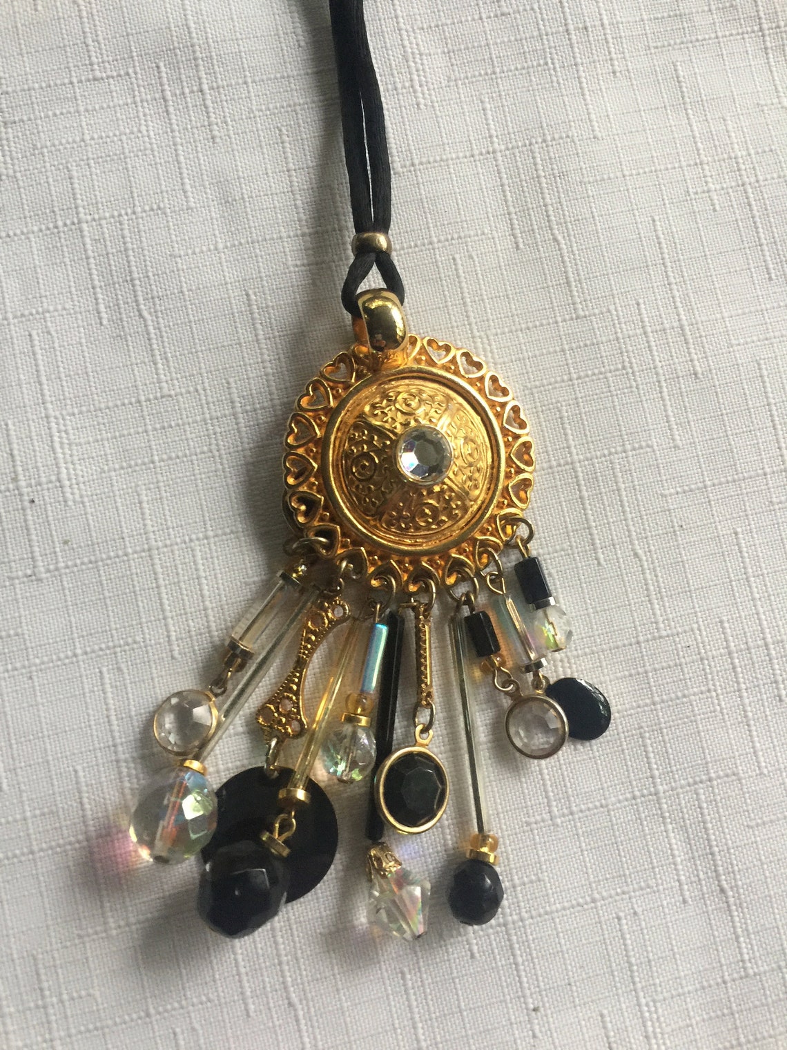 Colgante de oro negro colgante de cristal de oro collar de - Etsy España