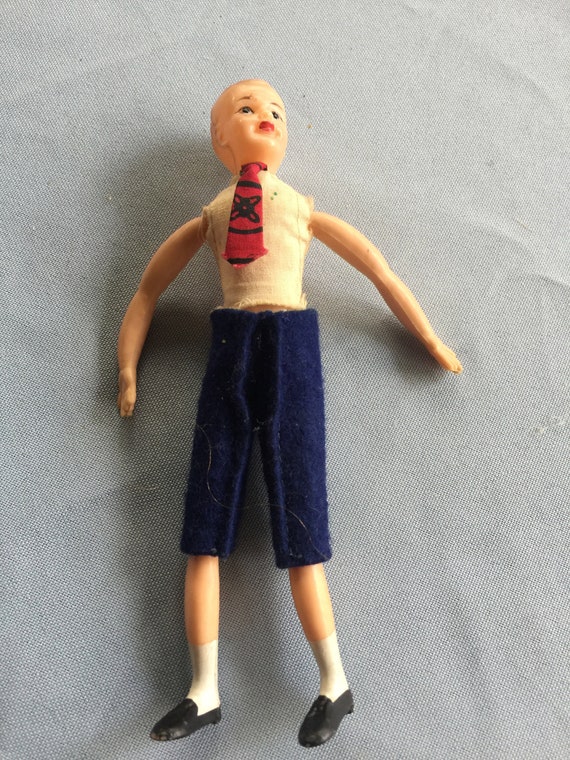 Doll six store