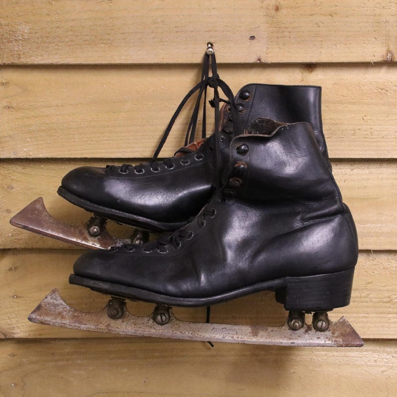 Skates 47 - Etsy UK