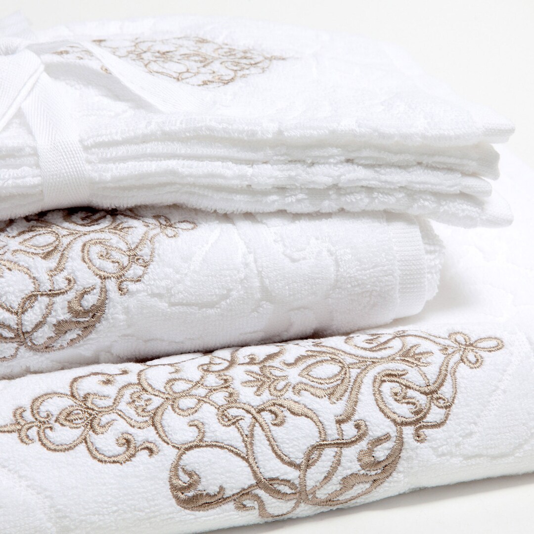 Classic Machine Embroidery Design - 4 Sizes - Etsy