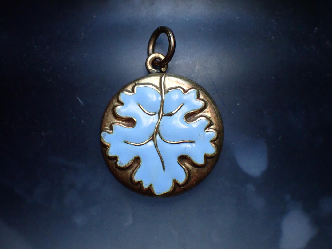 Antique Late Victorian 9ct Gold Blue Enamel Maple / Oak Leaf Locket ...