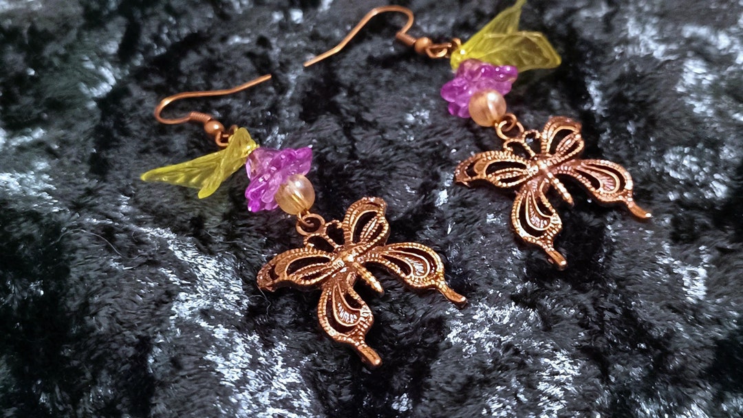 The Largest Butterflies Visiting the Smallest Flowers - Etsy