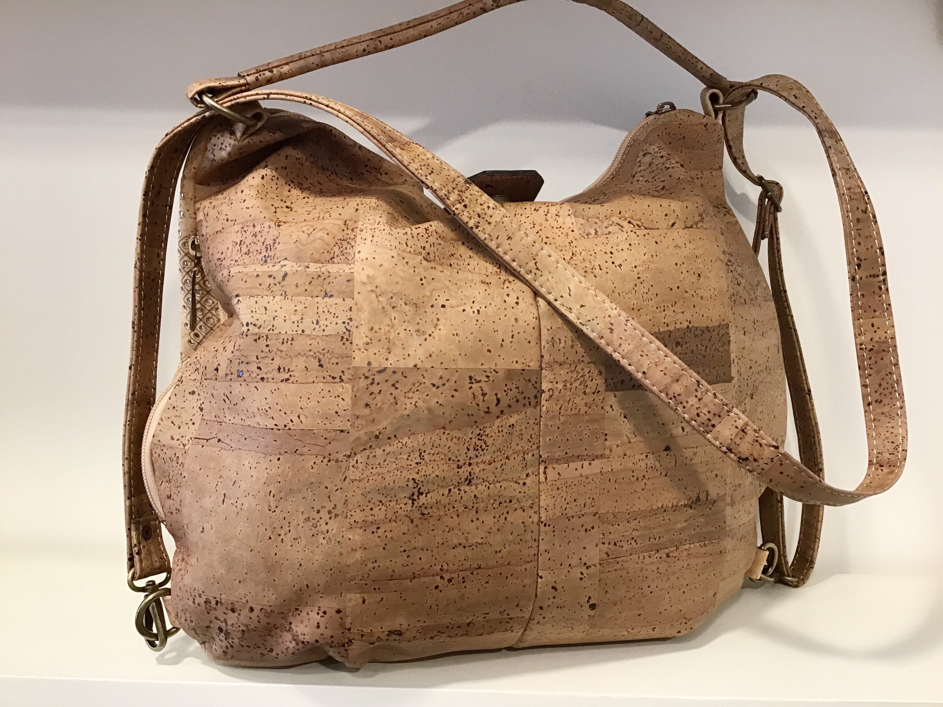 Cork handbag / shoulderbag / back pack, 3 in 1 - Vegan - Eco Friendly