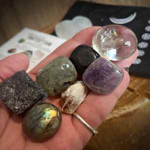 Protection Gemstone Gift Set 0f 8 | Block Negativity | Peace | Ward off ...