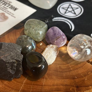 Protection Gemstone Gift Set 0f 8 | Block Negativity | Peace | Ward off ...