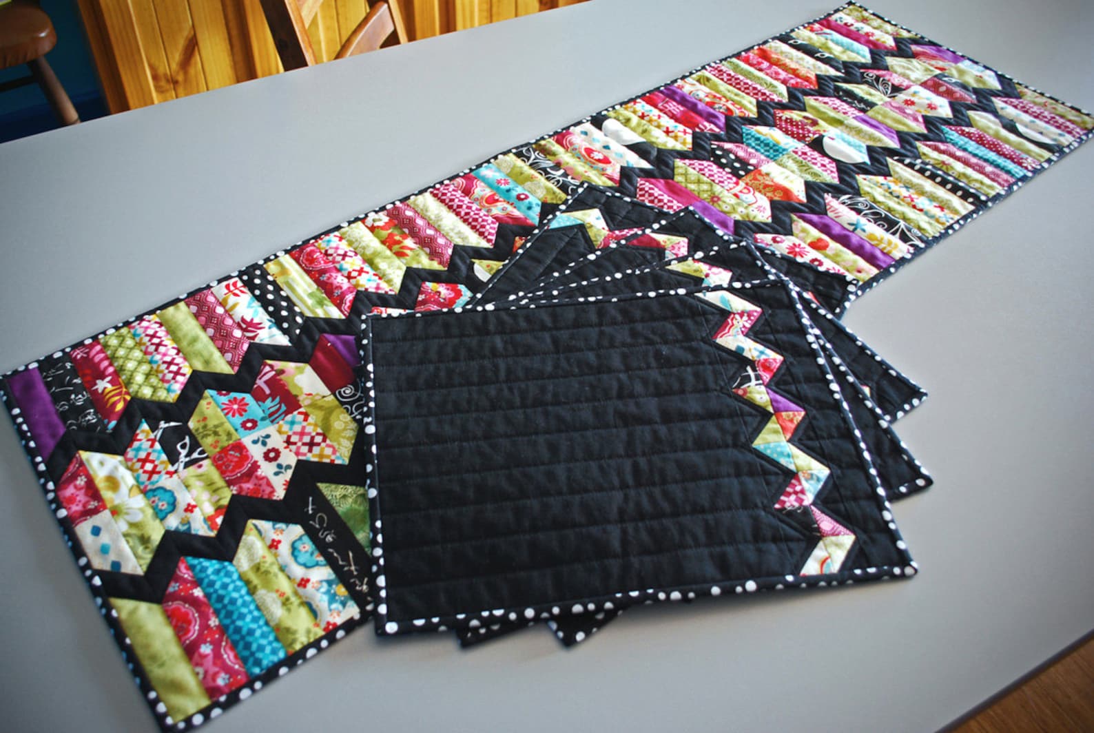 Zigzag Run Table Runner Quilt Pattern (PDF) - Charm Square Friendly ...