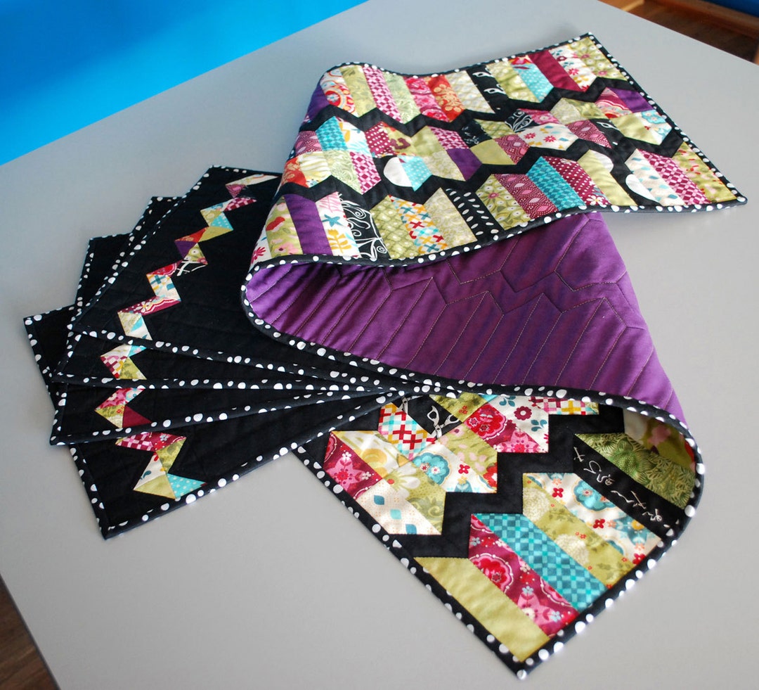 Zigzag Run Table Runner Quilt Pattern (PDF) - Charm Square Friendly - Etsy