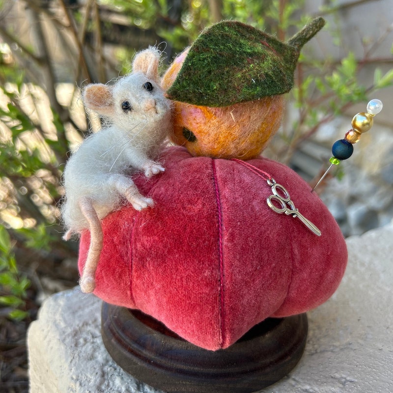 Mouse Pincushion - Etsy