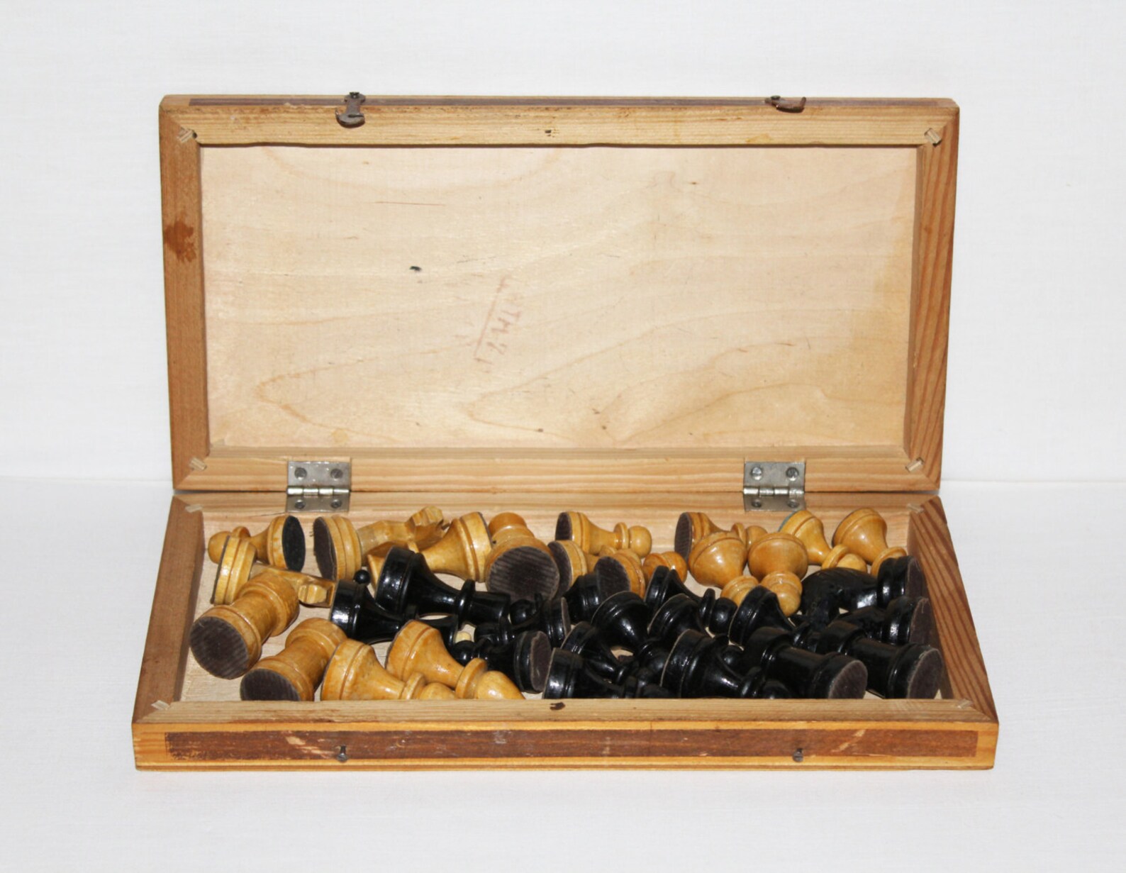 Chess Set, Old Chess,chess Pieces,chess Board,vintage,board Game ...