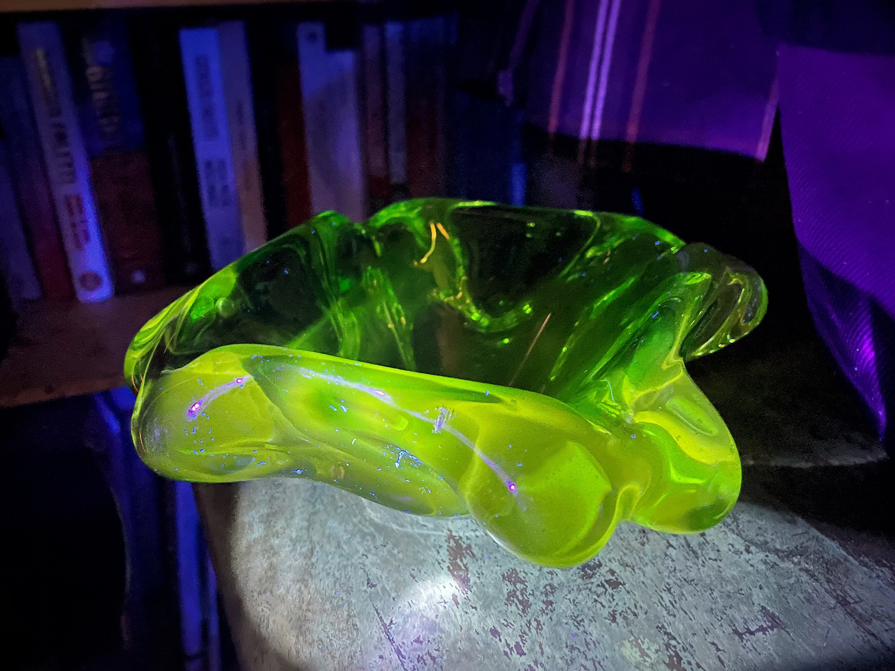 Vintage Uranium Glass Ashtray, Murano From the 70s, Handmade, Submerged ...