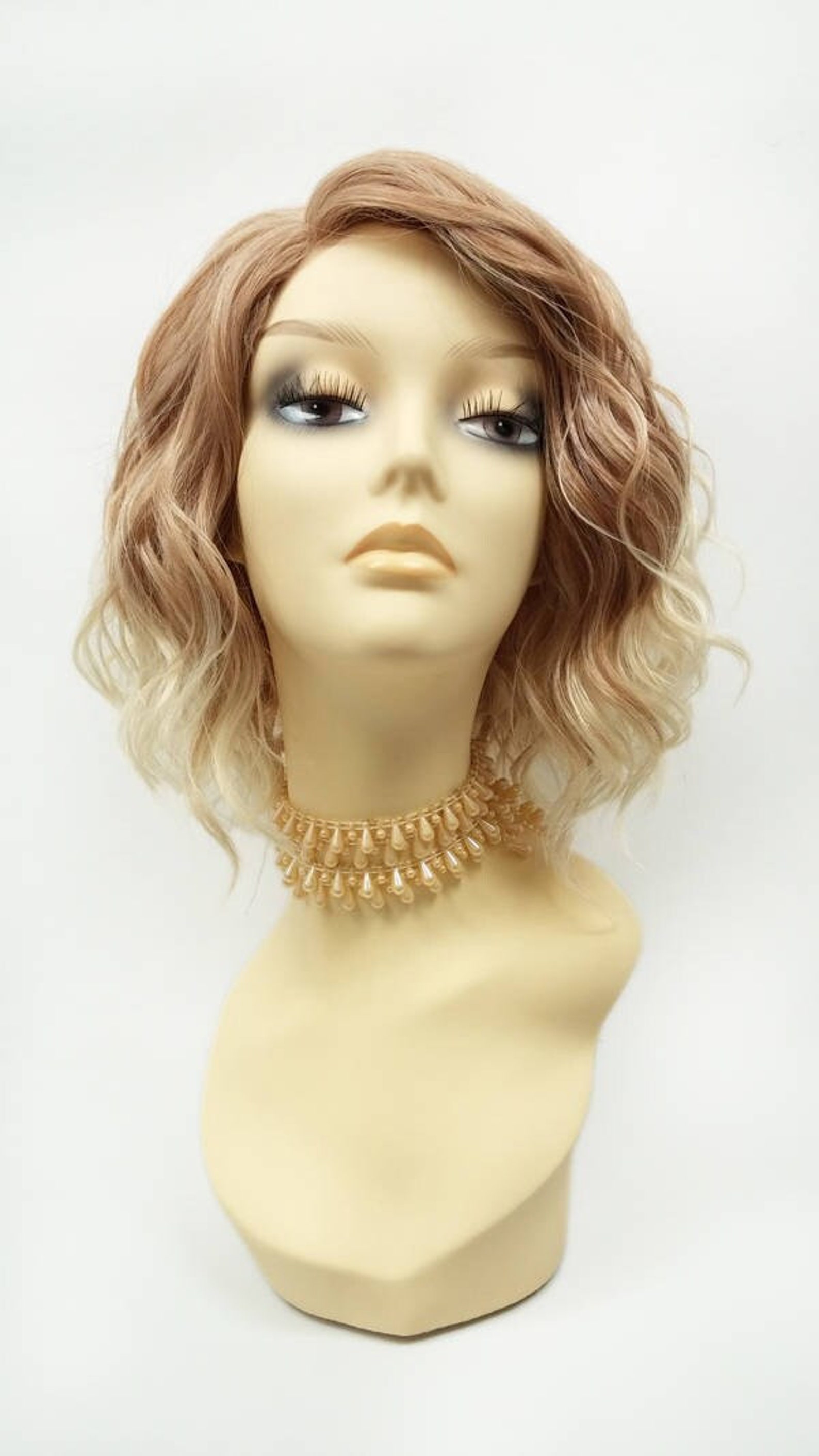 12 Inch Lace Front Light Strawberry Pale Blond Ends Short Wavy Lob Wig ...