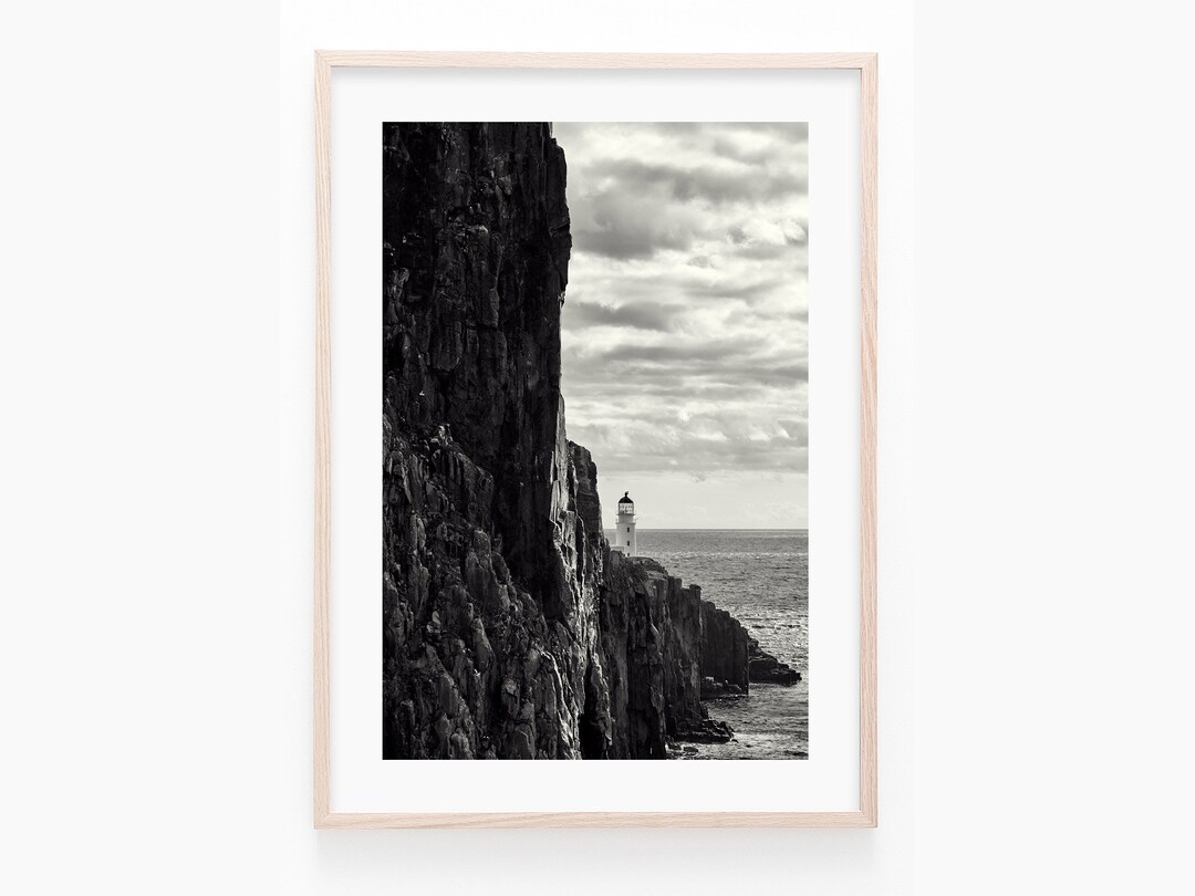 Neist Point Lighthouse Picture, Isle of Skye, Scottish Landmark ...