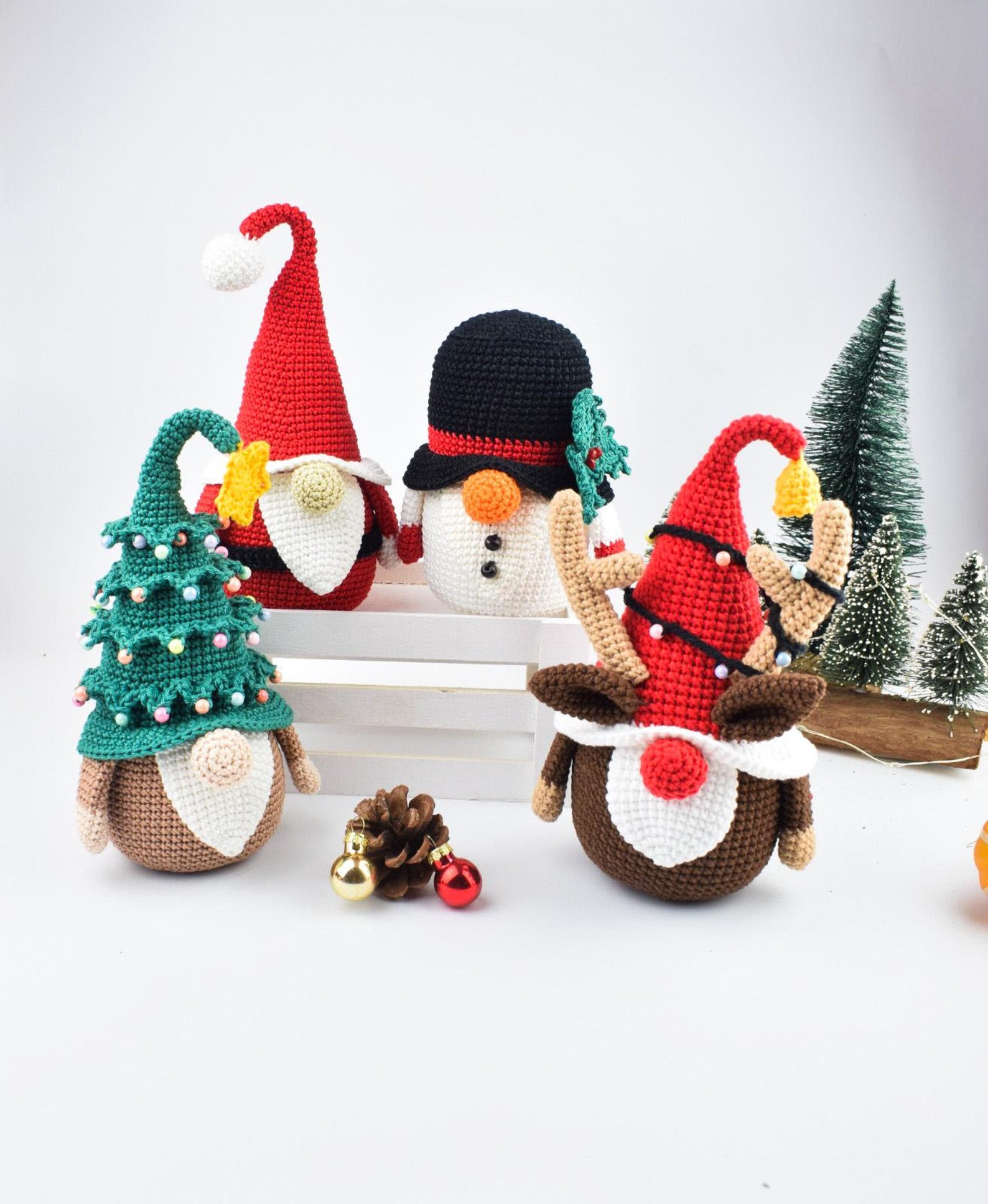 40 Gnome Pattern Bundle Christmas Gnomes, Halloween Gnomes, Easter ...