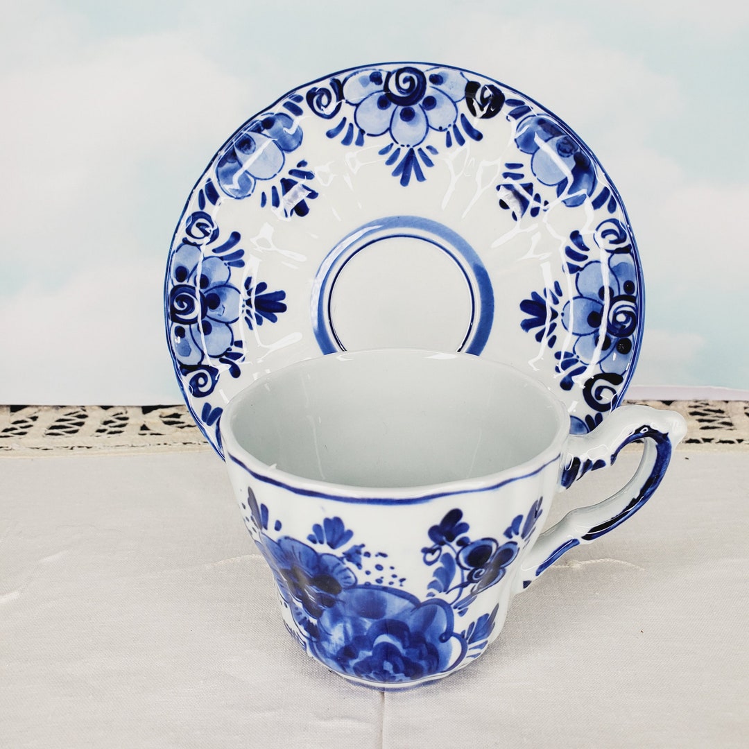 Delfts Blue Cup & Saucer Hand Painted Flower Floral Pattern - Etsy