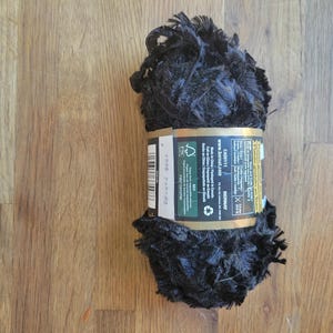 Bernat Boa Yarn in Raven Bulky Novelty Black - Etsy