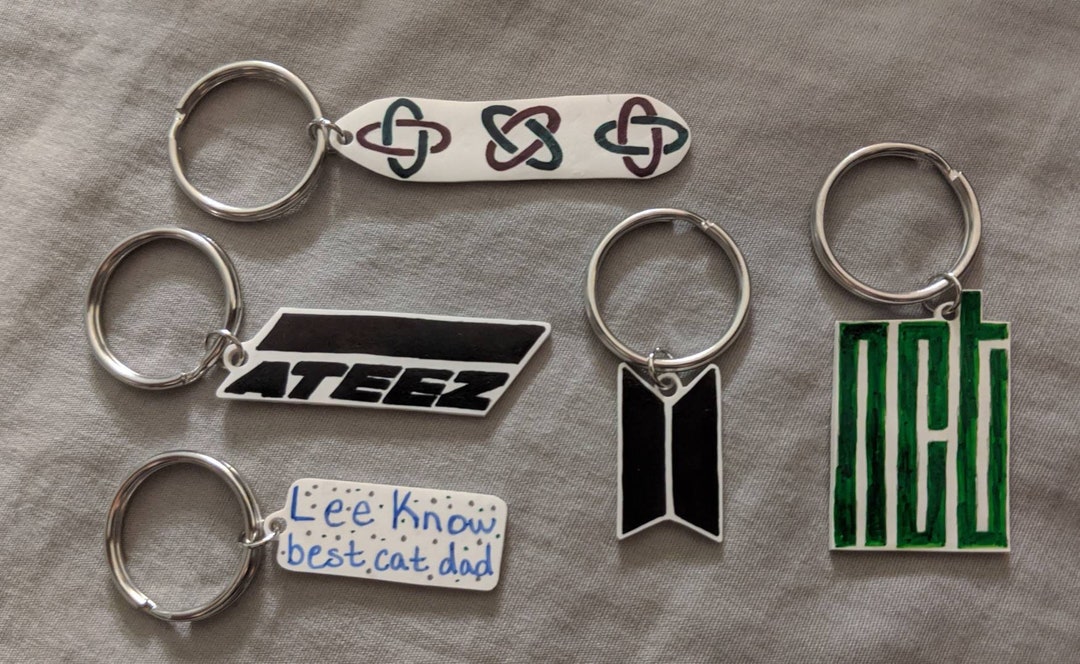 Handmade K-pop Keychains BTS, TXT, Stray Kids, Ateez, NCT, Twice, Day6 ...