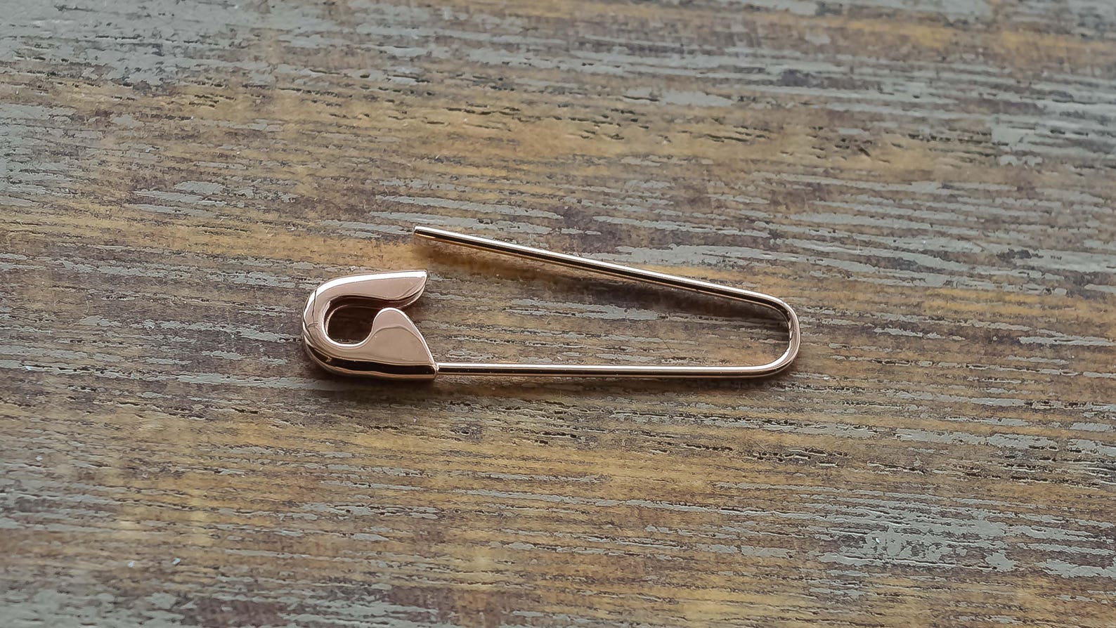 14K Gold Safety Pin Hoop Earring 1'' - Etsy