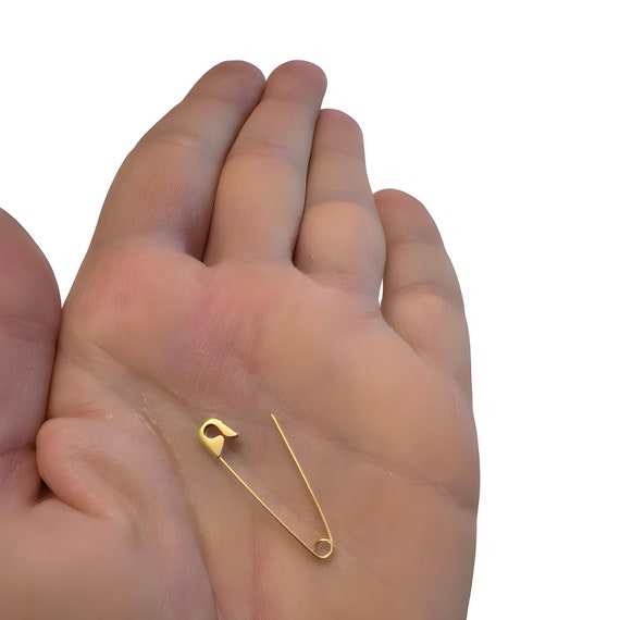 Safety pin solidarity store