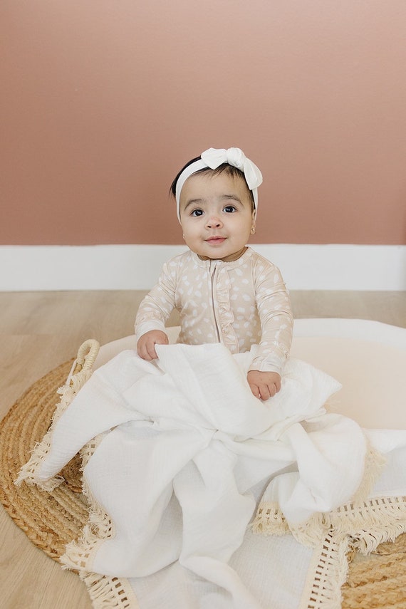 White Top Knot Knotted Bow Stretch Knit Headband White Head Wrap White Headband Baby Headband Baby Head Wrap Etsy