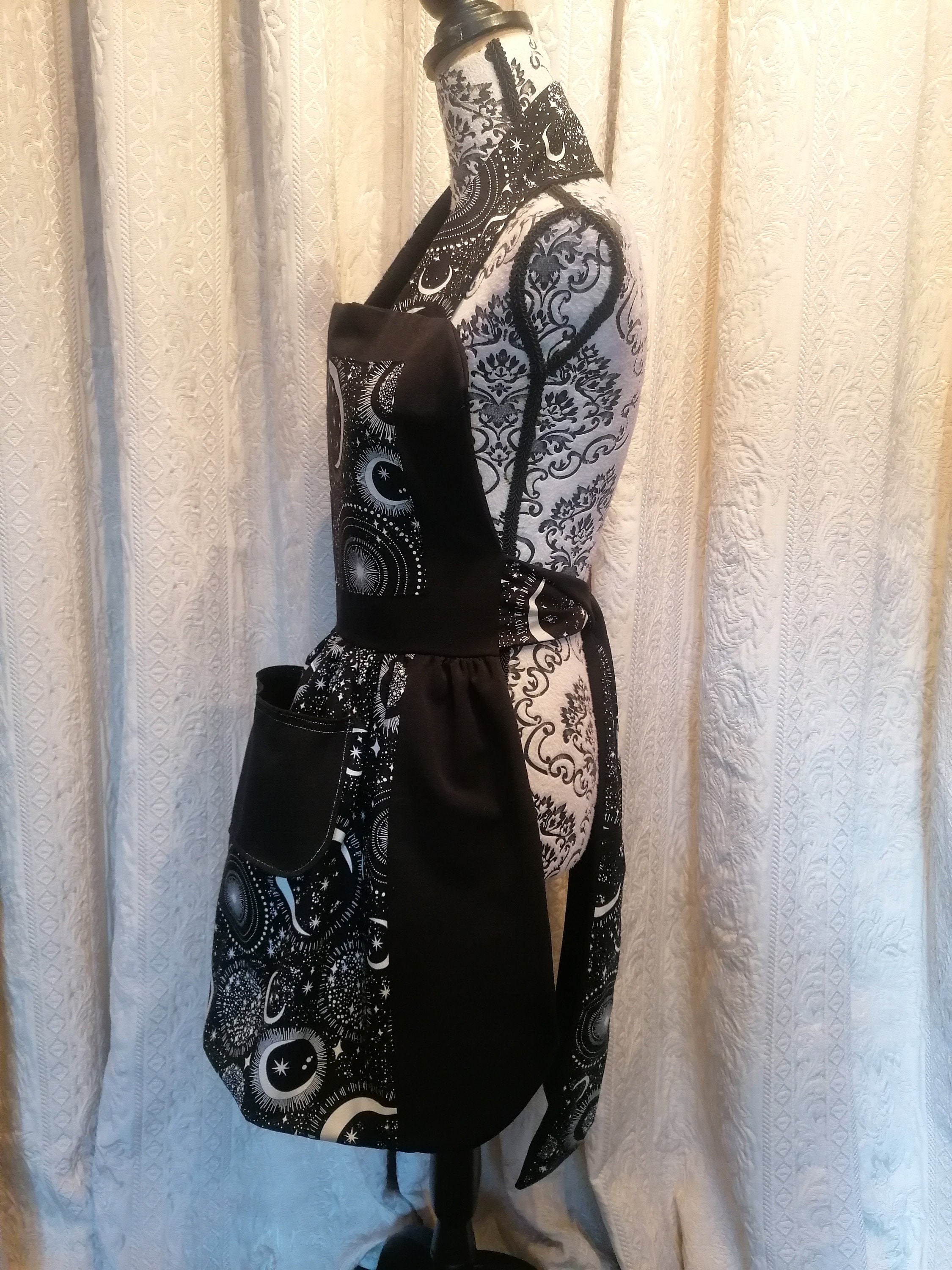 Oven Coven. Luna Apron Goth Kitchen Spooky Gift Kitchen | Etsy