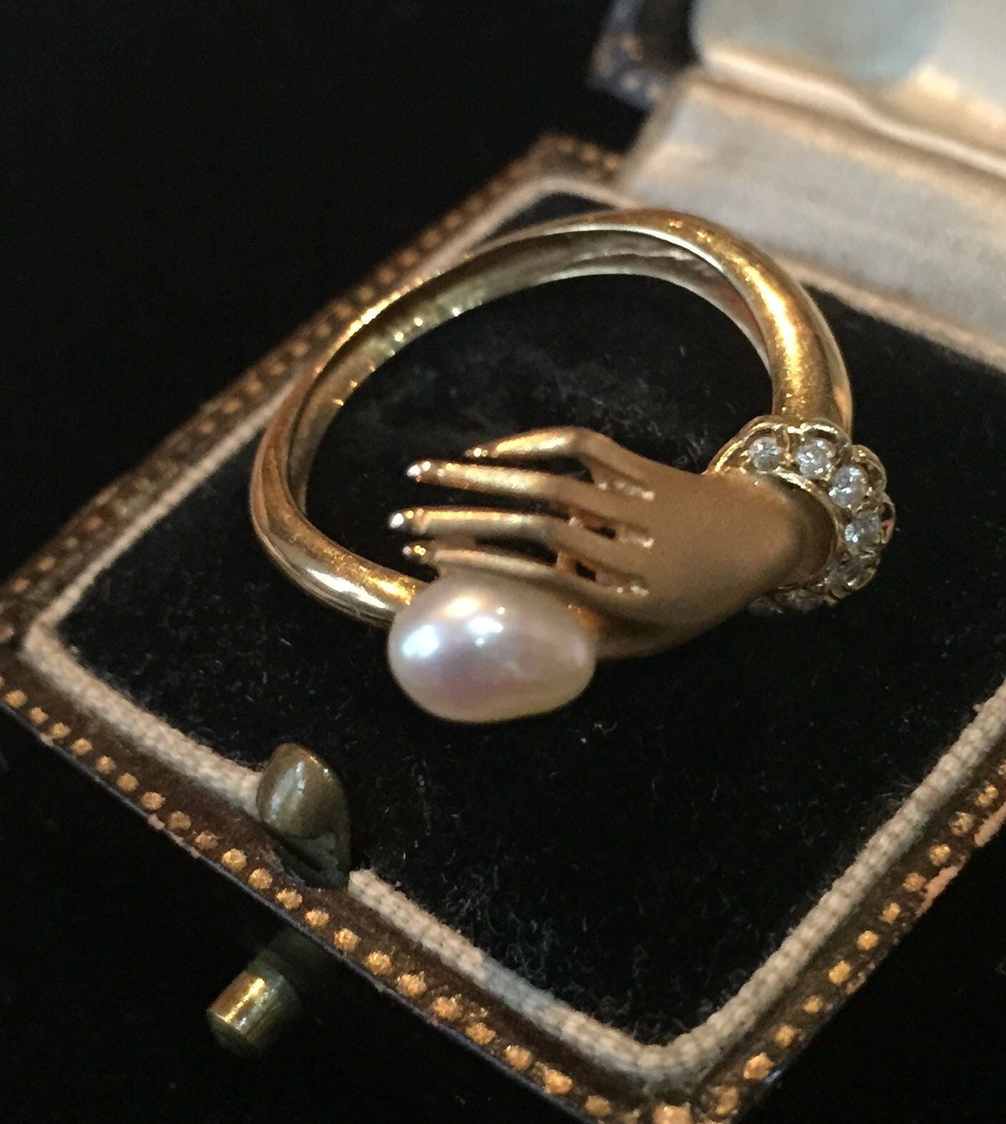 Vintage Hand Ring, Gold Hand Ring, 18 CT Gold, Diamond Ring, Pearl Hand ...