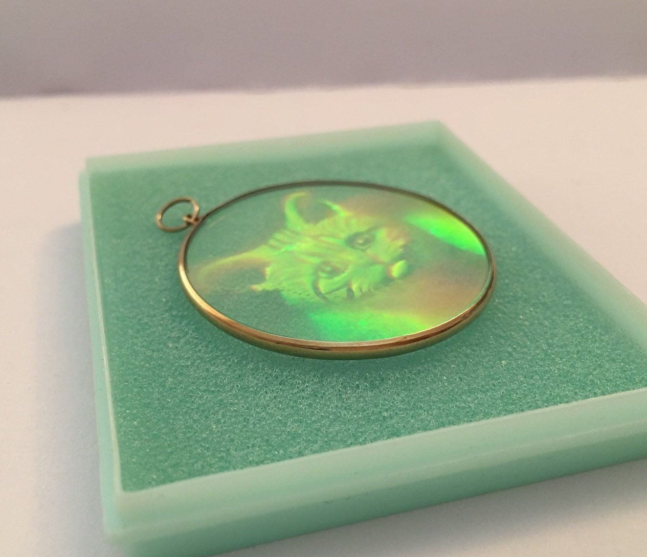 Vintage Cat Hologram Pendant, Gold Cat Hologram, Cat Pendant, 9 carat ...