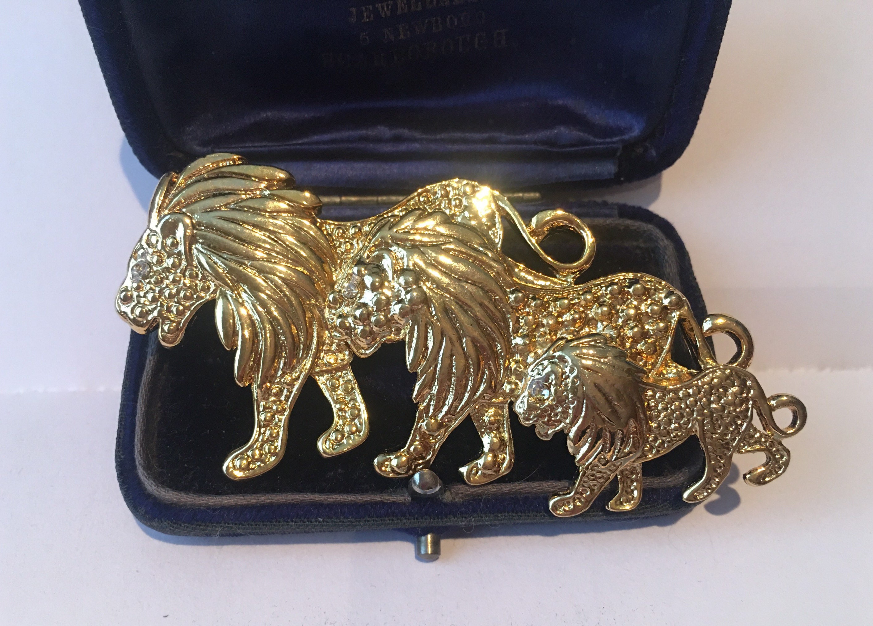 Vintage Lion brooch, Gold Lion brooch, Lion pin, Lion Jewellery, animal ...