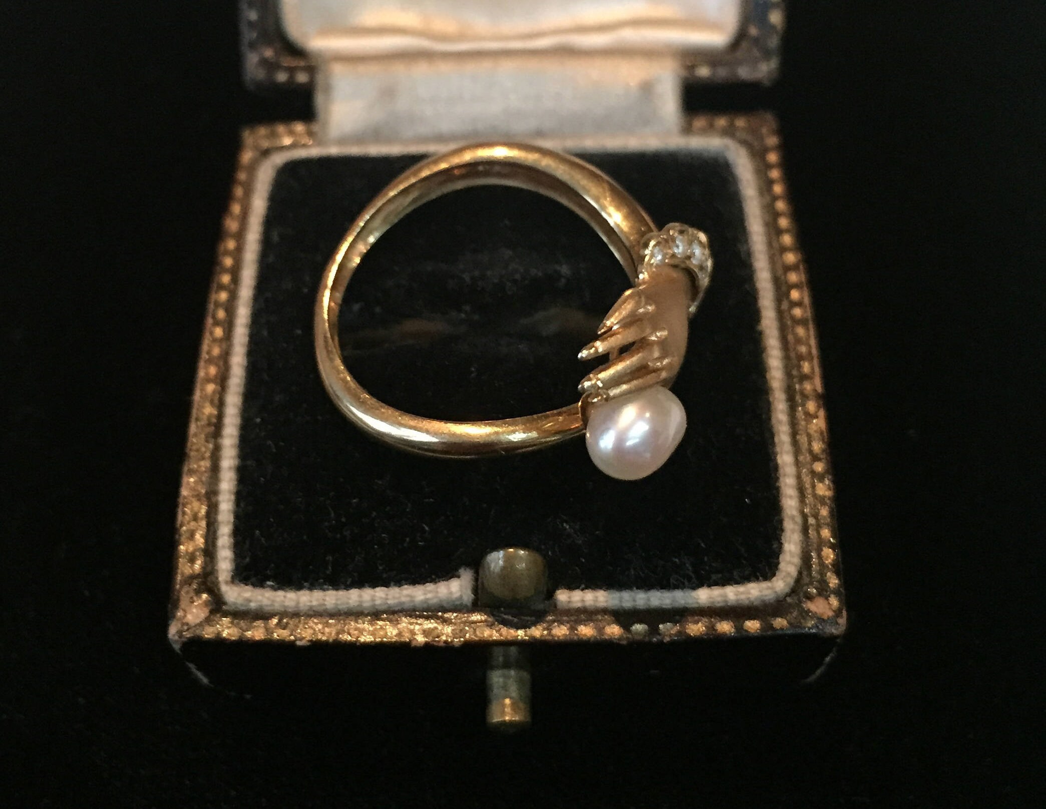 Vintage Hand Ring, Gold Hand Ring, 18 CT Gold, Diamond Ring, Pearl Hand ...