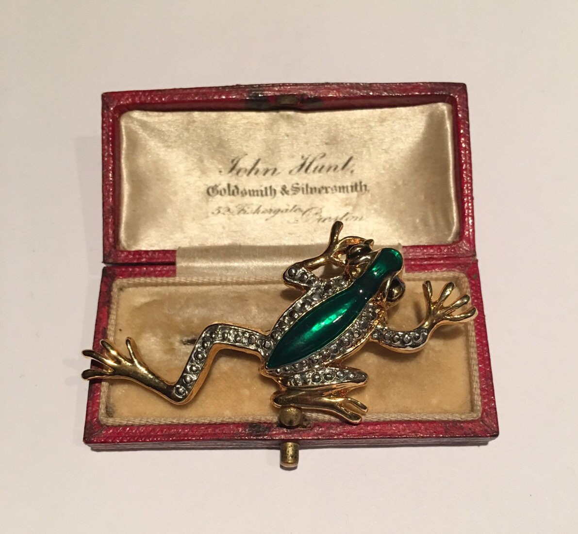 Vintage Frog Brooch, Gold Frog Brooch, Frog Jewellery, Large Frog Pin ... Vintage Frog Brooch, Gold Frog Brooch, Frog Jewellery, Large Frog Pin ...