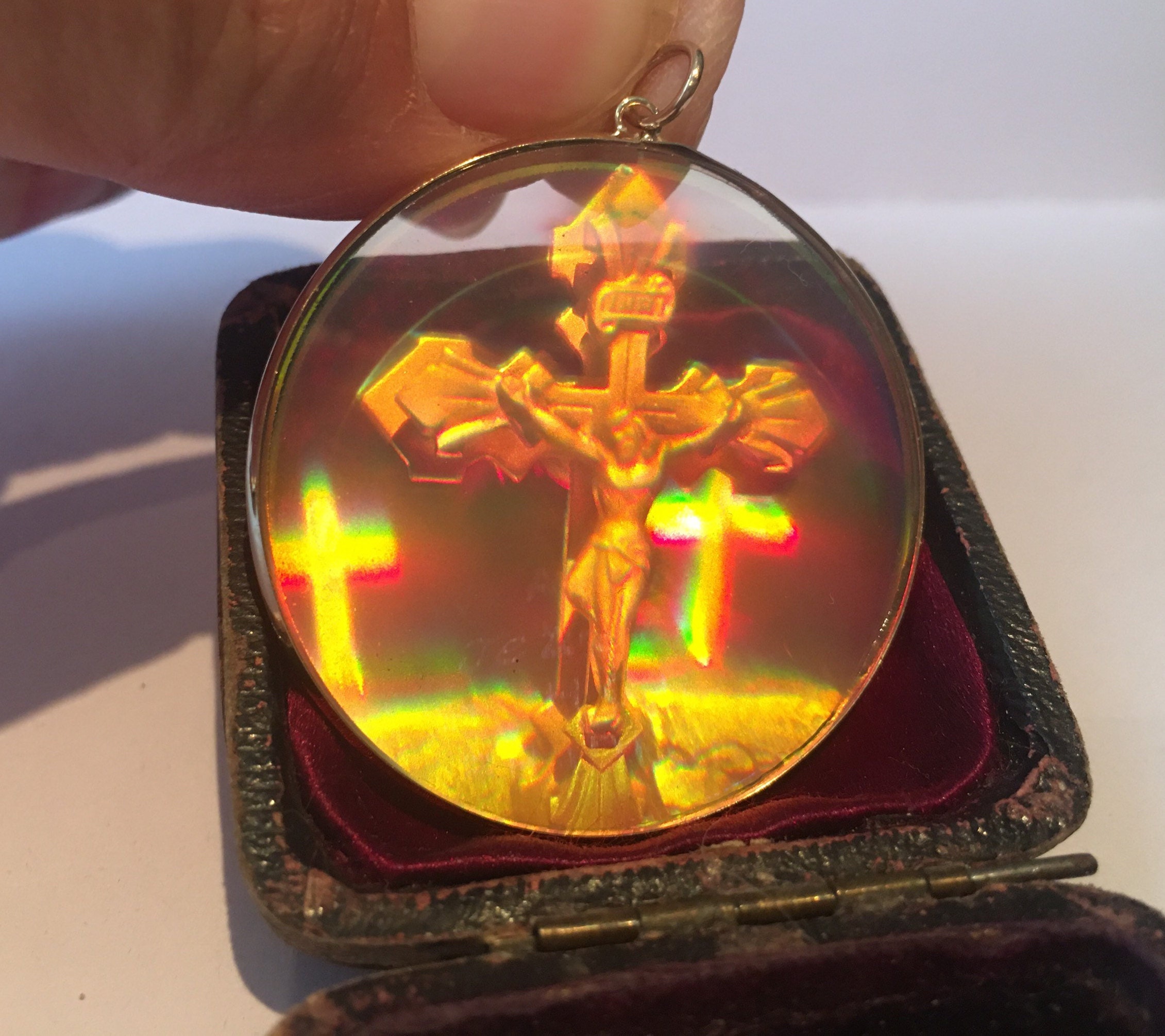 Vintage Cross Hologram, Jesus Pendant, Gold Pendant, 9 Ct Gold ...
