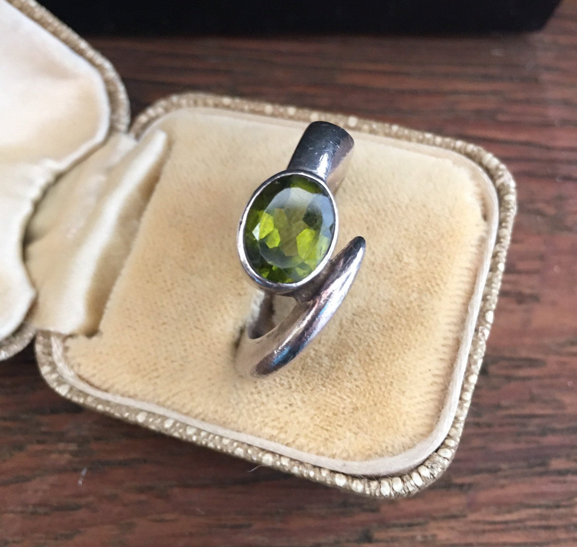 Vintage Peridot Ring, Vintage silver ring, Peridot Jewellery, Peridot ...