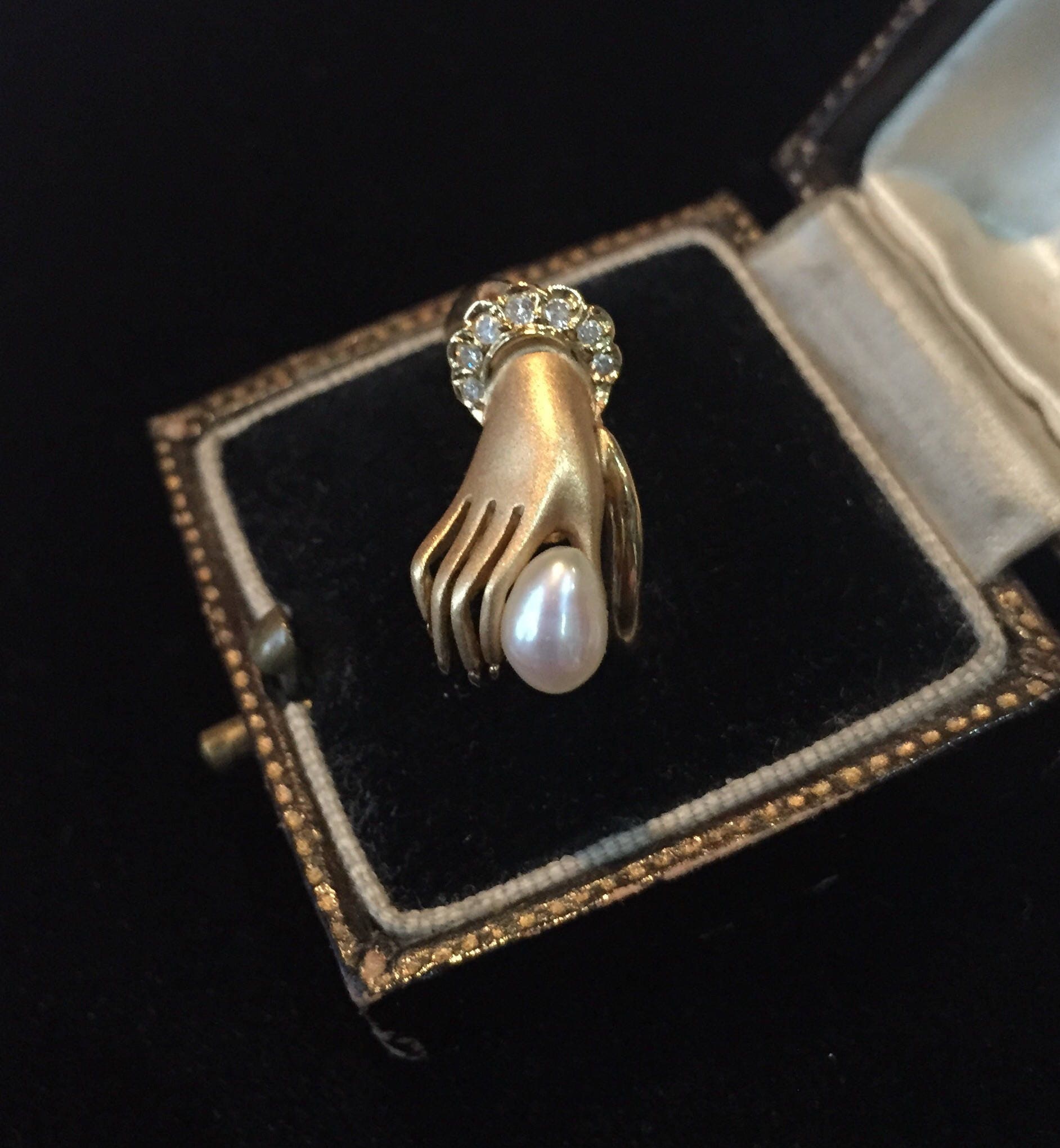 Vintage Hand Ring, Gold Hand Ring, 18 CT Gold, Diamond Ring, Pearl Hand ...